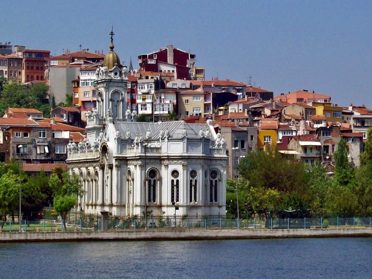 İstanbul'da Yer Alan Kiliseler,Tarihi İstanbul Kiliseleri | Gezelim.me